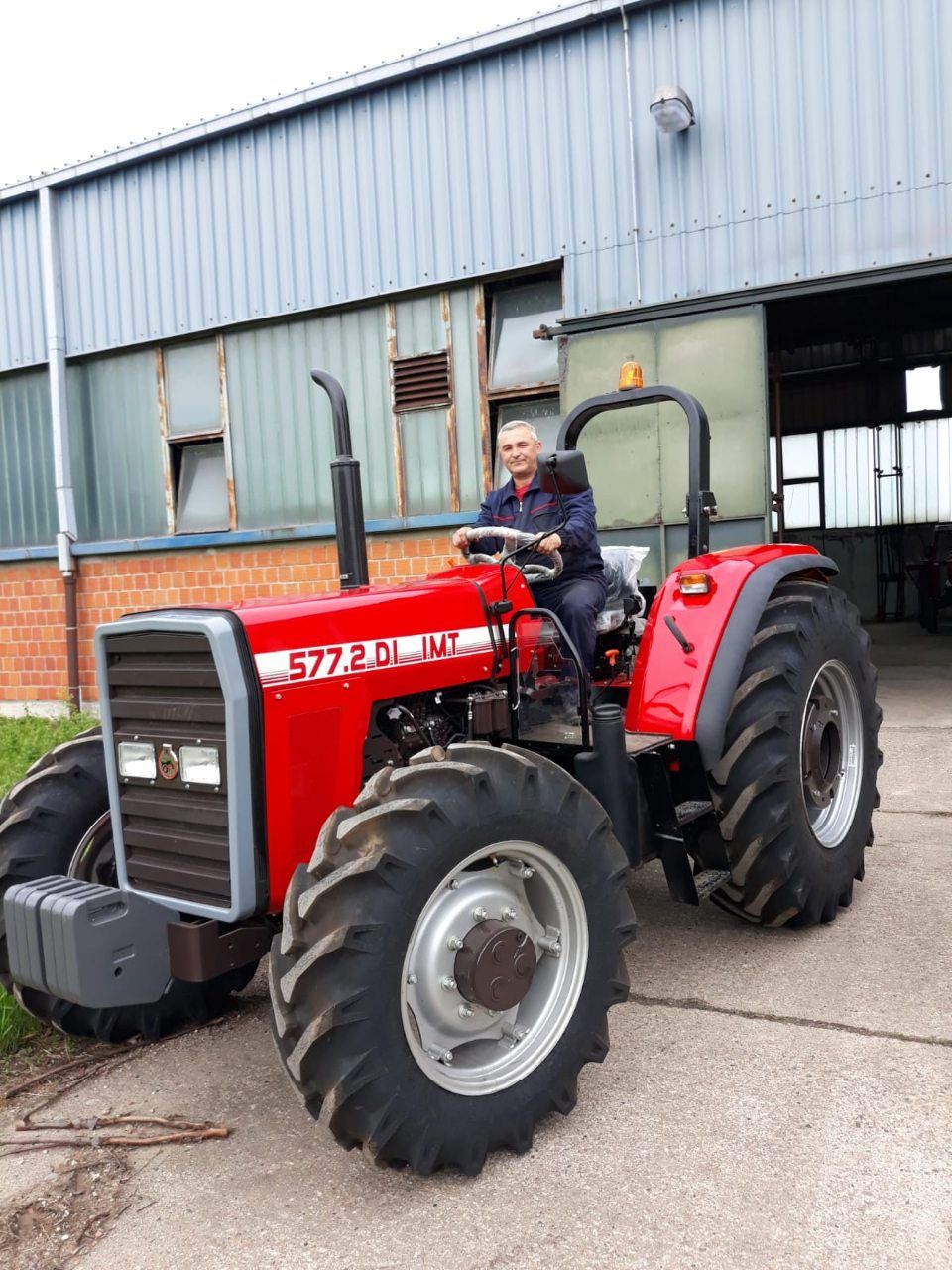 Први нови ИМТ модели трактора на Сајму пољопривреде | Dnevnik