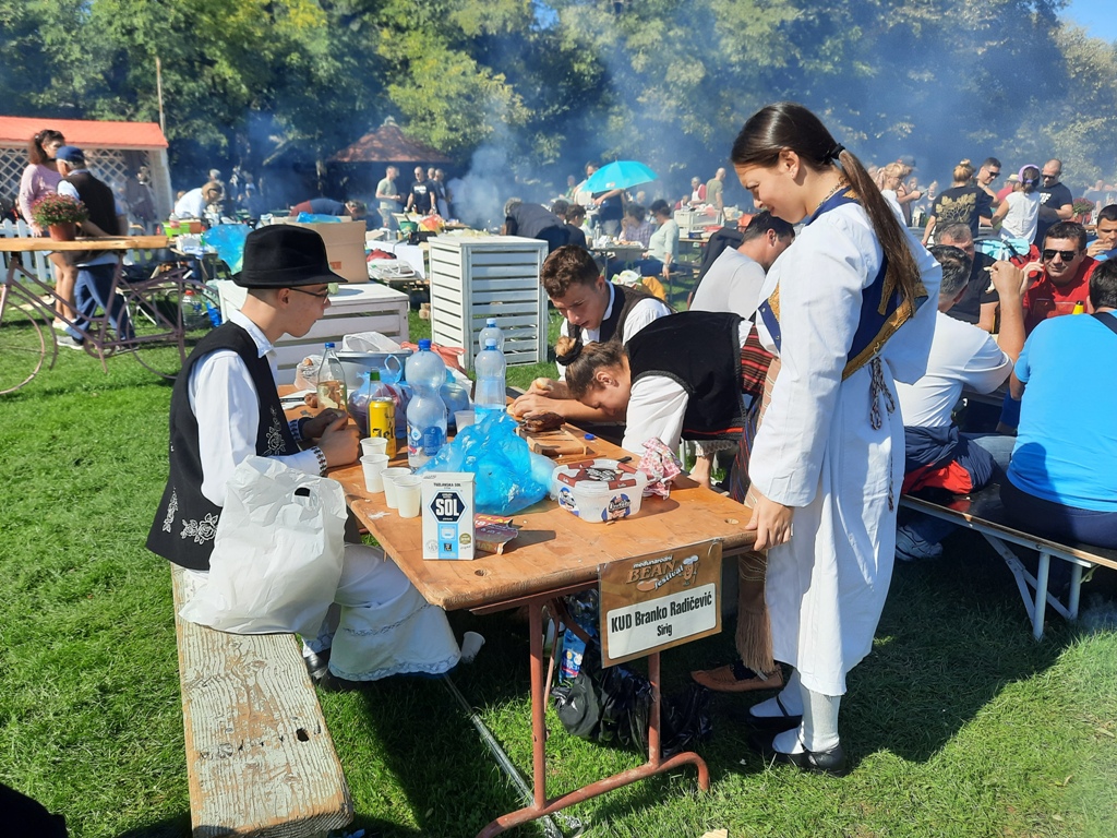 Фестивал војвођанских фестивала Рогаљ одржан на Ченеју | Dnevnik