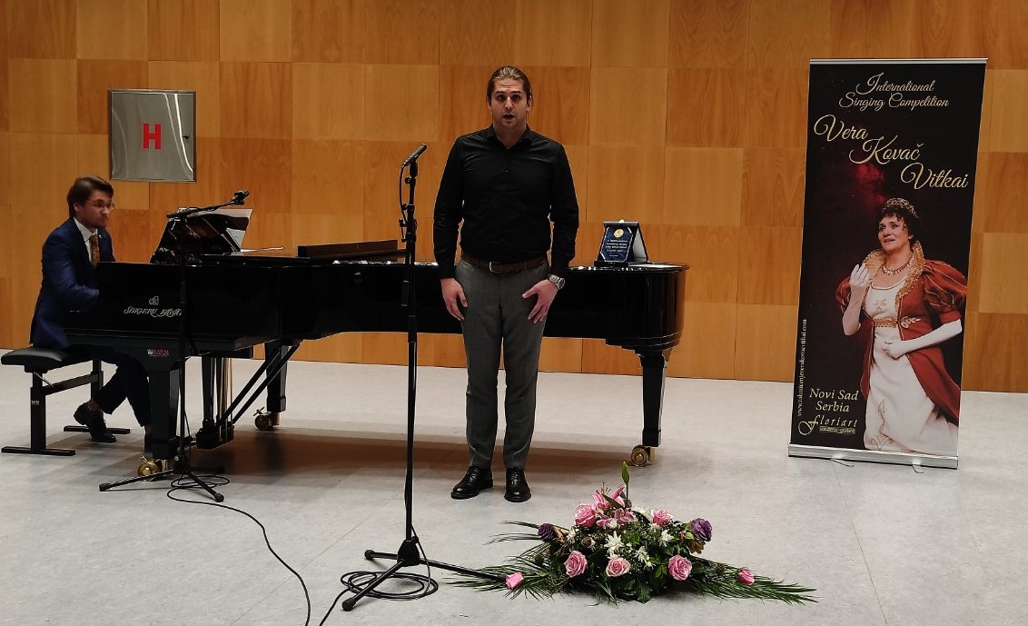 Интервју, оперски певач Ермин Ашћерић: Бити свестан свог гласа | Dnevnik