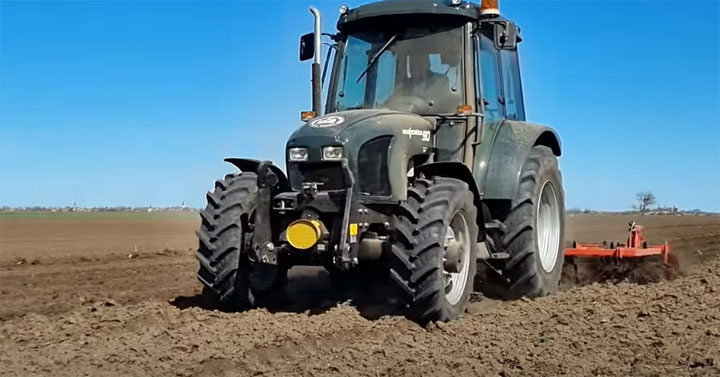 СРПСКИ ТРАКТОР ИЗ БАЧКЕ ПАЛАНКЕ У ПРОДАЈИ ЗА ТРИ МЕСЕЦА Рок отплате ...