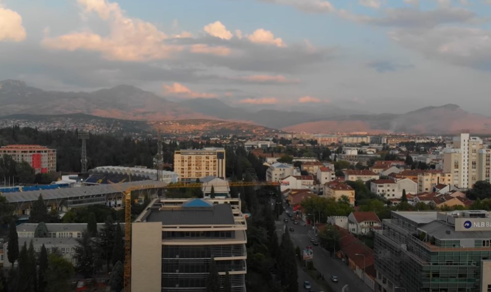 MUP CRNE GORE SUMNjIČI ČETVORICU DRŽAVLjANA SRBIJE da su kopali tunеl ...