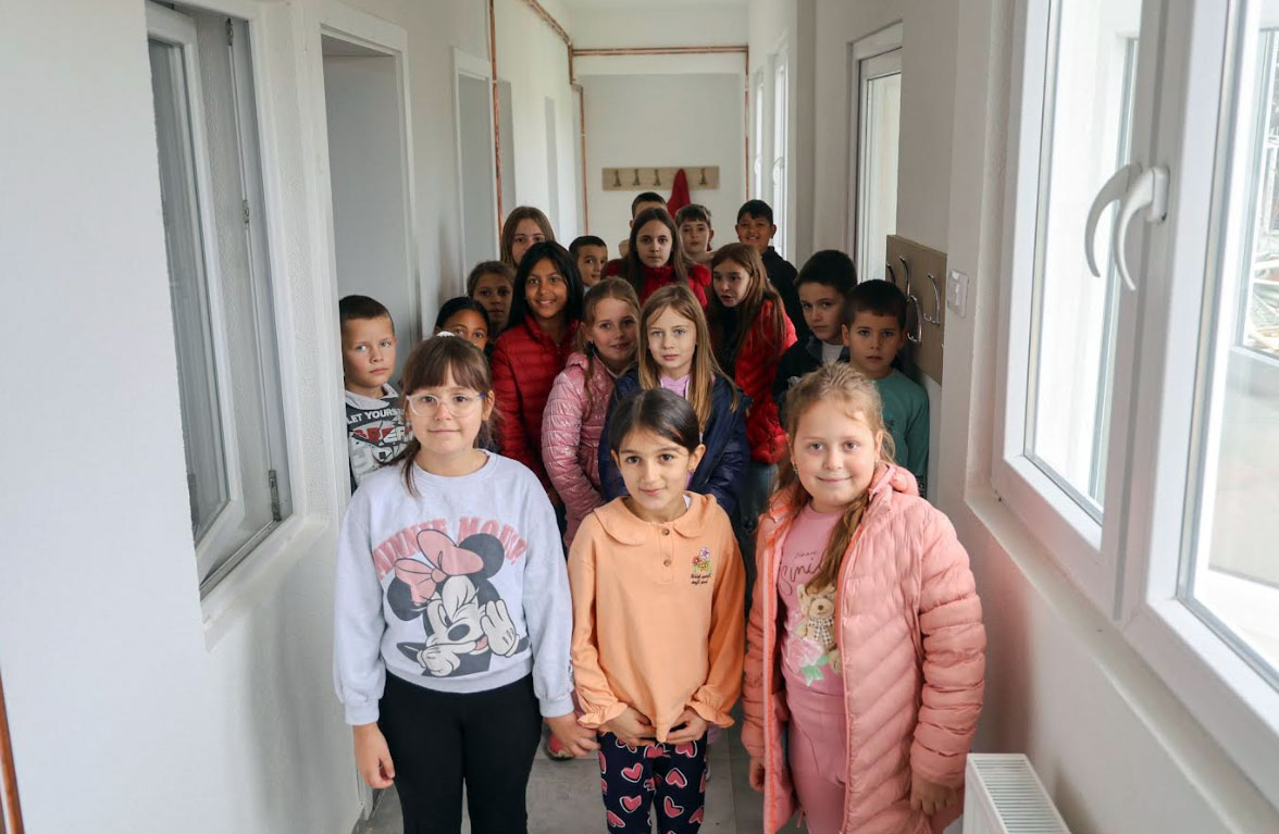 RENOVIRANA ŠKOLA U BERIVOJCU U AP KIM Gujon: To je 54. po redu ...