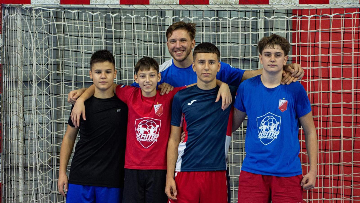 Mikita Vailupau trenirao sa RK Vojvodina: Rad sa seniorima, a iskustvo ...