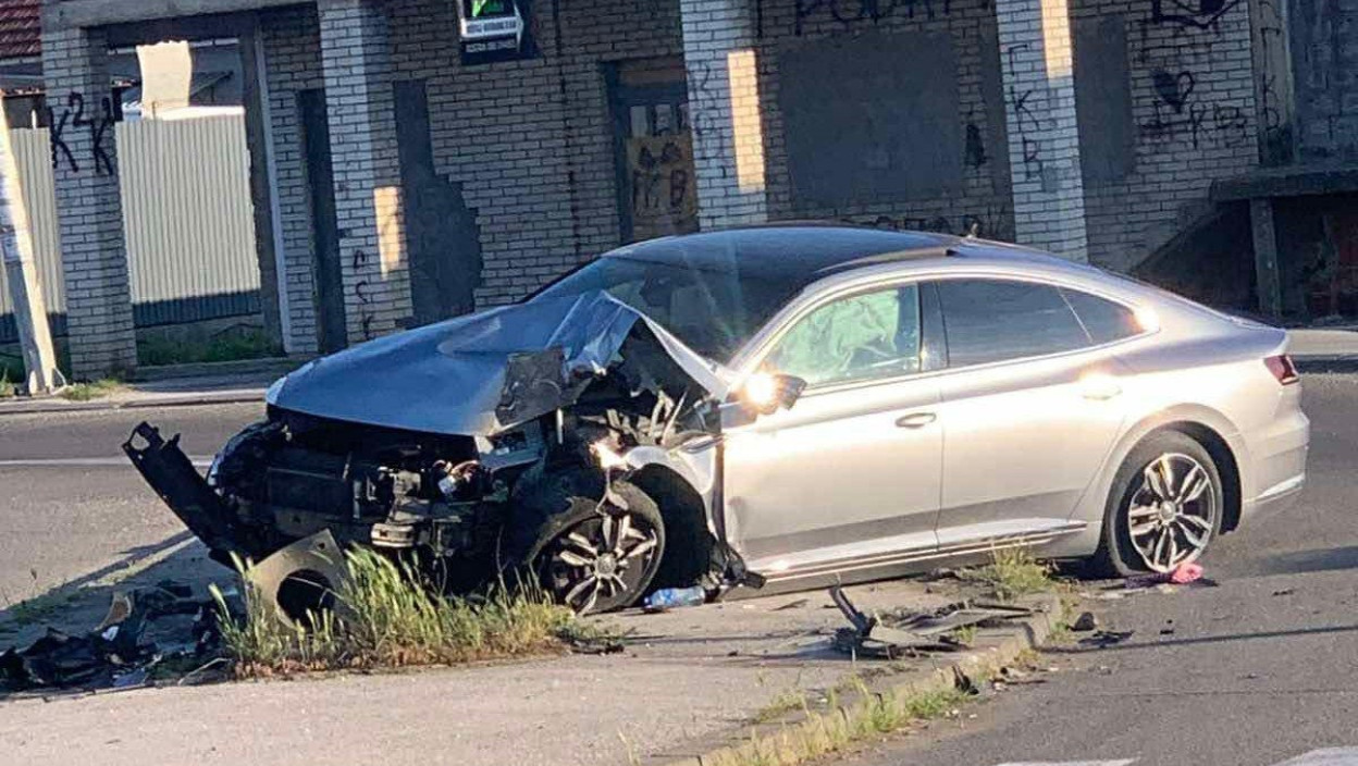 (FOTO) ZAKUCAO SE U STUB RASVETE Stravičan prizor u Kraljevu nakon ...