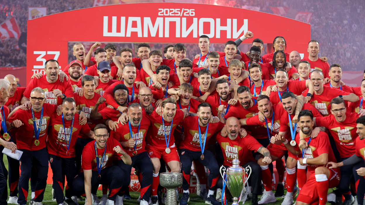 Zvezda podigla pehar šampiona Srbije: Crveno-beli osvojili 37. ukupno i ...