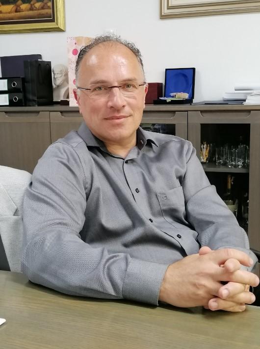 DR RADOVANOVIĆ ZA DNEVNIK: Na „iks” nožu urađeno 3.750 procedura ...
