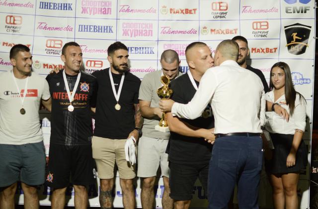 Završna svečanost minifudbalera u sc „het trik“ u novom Sadu Slavlje ...