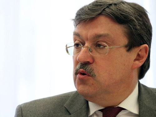 Предраг Симић: Србија има швајцарски путоказ неутралности | Dnevnik